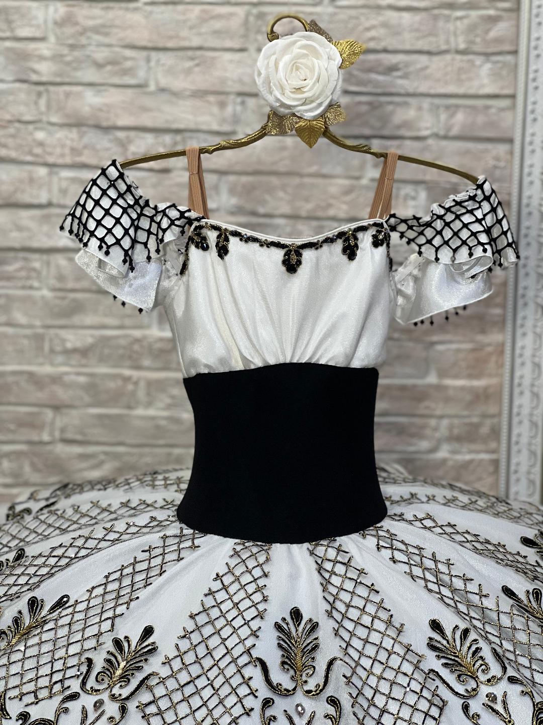 Paquita Exclusive – Dancewear by Patricia